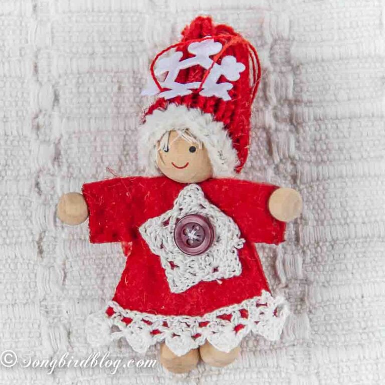 These Felt Puppet Ornaments Are the Cutest DIY You’ll See This Christmas